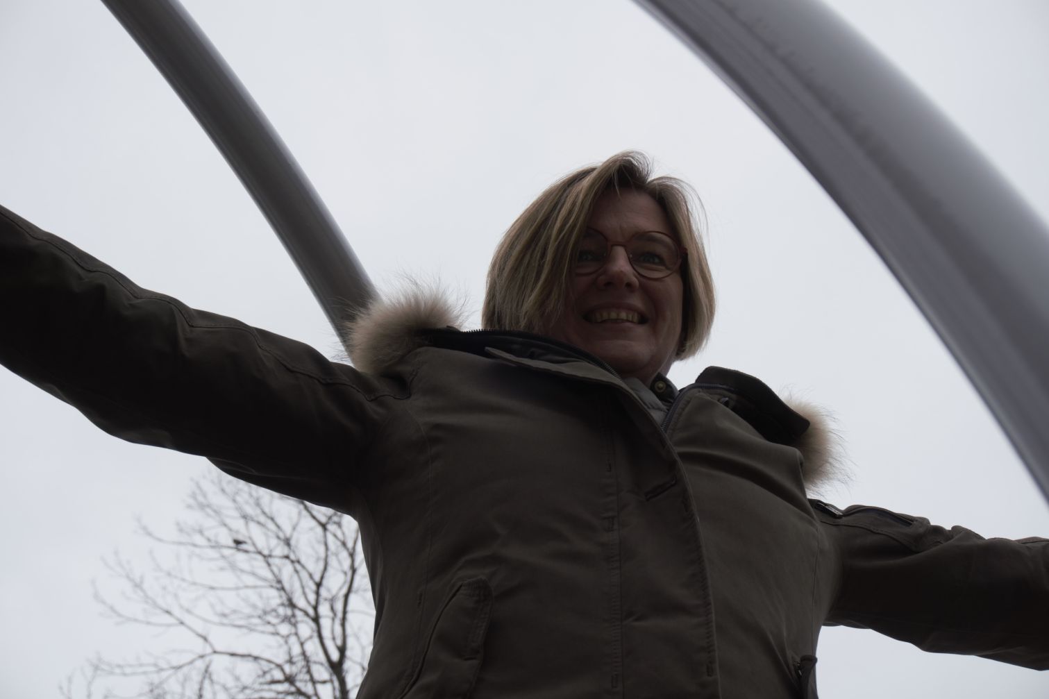 MENNESKET BAK KJEDET